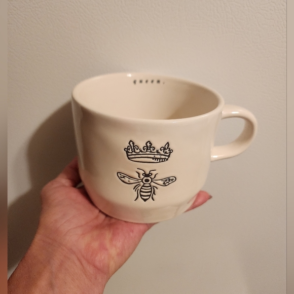 Rae Dunn | Kitchen | Rae Dunn Queen Bee Mug | Poshmark